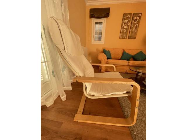 Silla cantilever IKEA